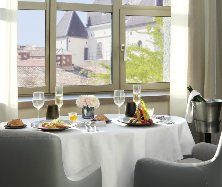 Room Service - InterContinental Lyon Hotel Dieu